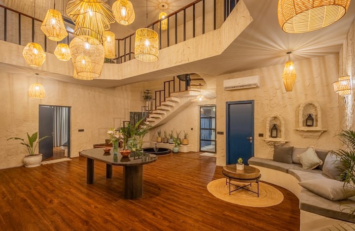 5br Artsy Villa |Dlf Ph2 |Pool Tablel|home Theatre -