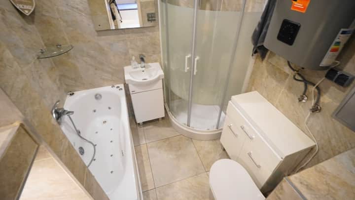 Resort-style Retreat By Park Gate Chrobrego 43 - 카토비세