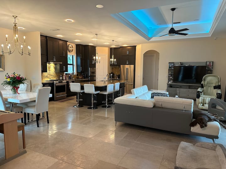 Bedroom 2: King Size Bed - Venice Beach, FL