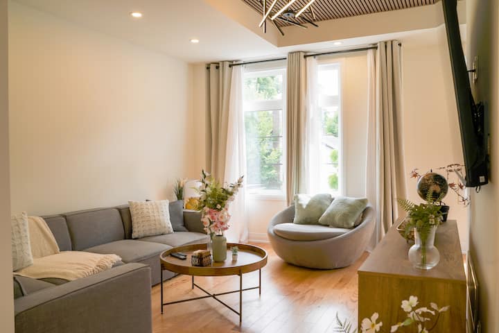 Modern 3br Townhouse Mississauga W/ 1 Parking Spot - Mississauga