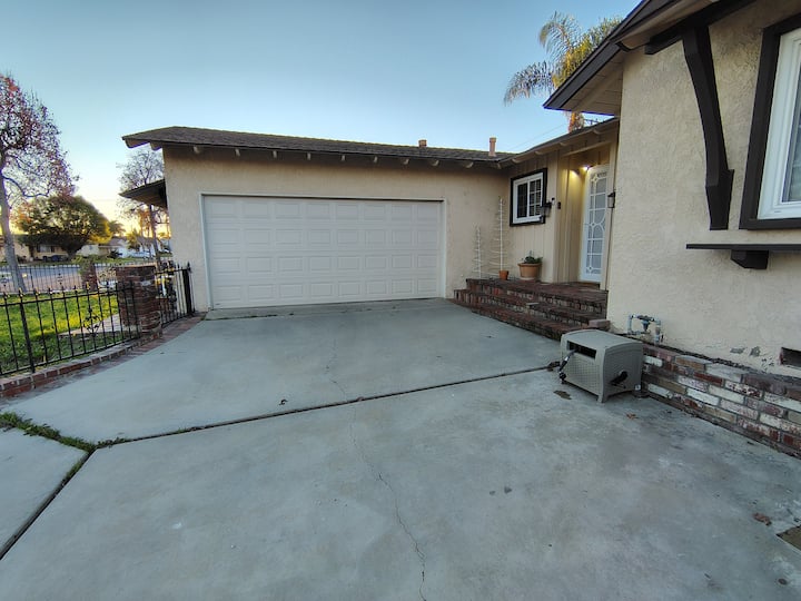 Luxury 1600sqft Oasis | Spa+cleanwater-near Disney - La Mirada, CA