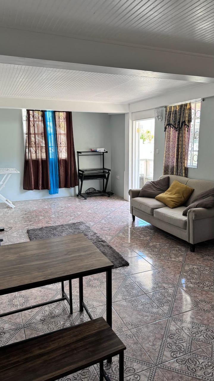 2-bedroom Home Near Roseau - Roseau