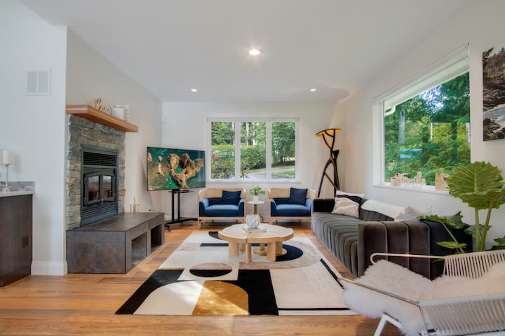 Luxury Oceanfront House With Beach Access - Sooke