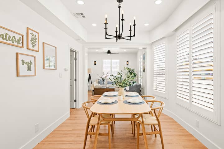 Cozy Retreat Near Downtown – Perfect For Families - Long Beach, CA