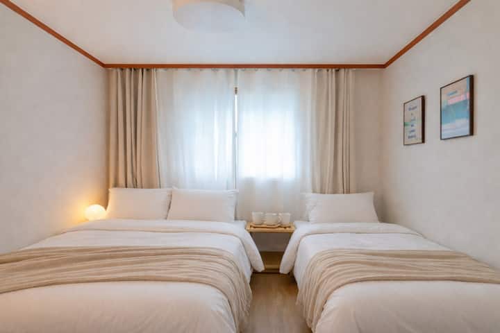 한국 전통 음식거리 | 가까운 놀이터와 편의시설 | 지하철5분|명동·동대문 근처 | 가정집 - Seoul