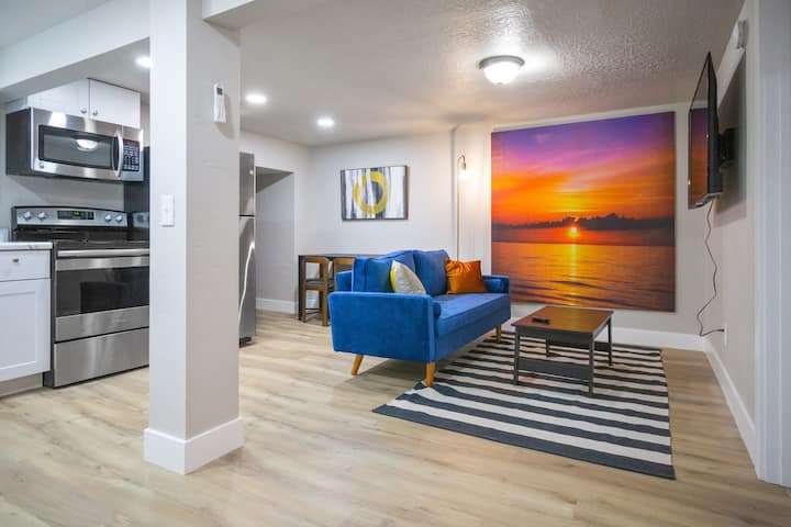 Sunset 2 Bd 1 Bath - Salt Lake City, UT