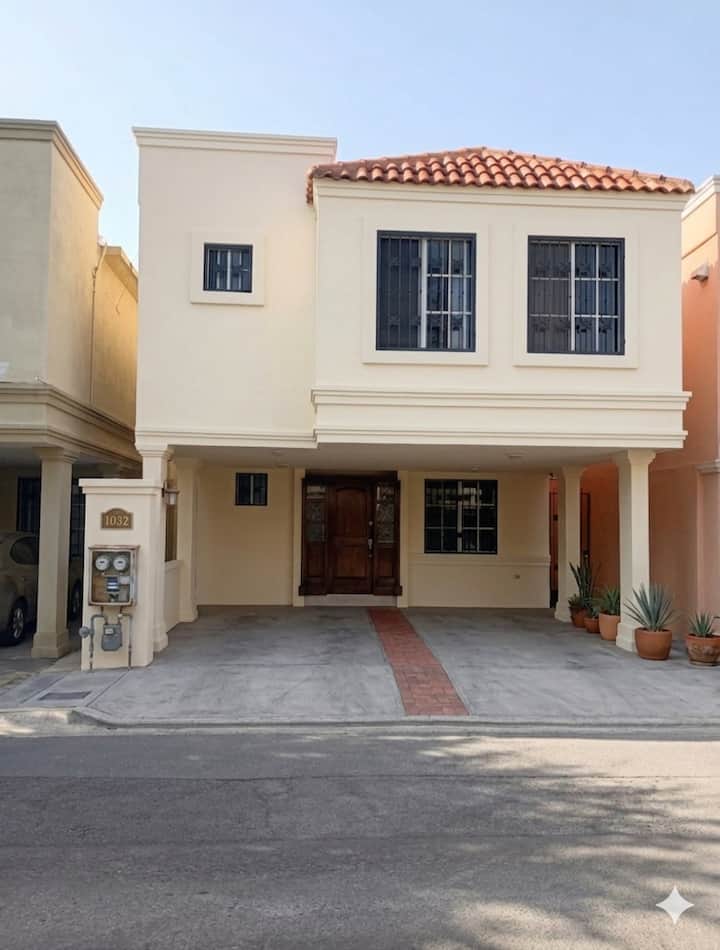 Residencial A 2 Min De Sendero En Colonia Privada - Monterrey