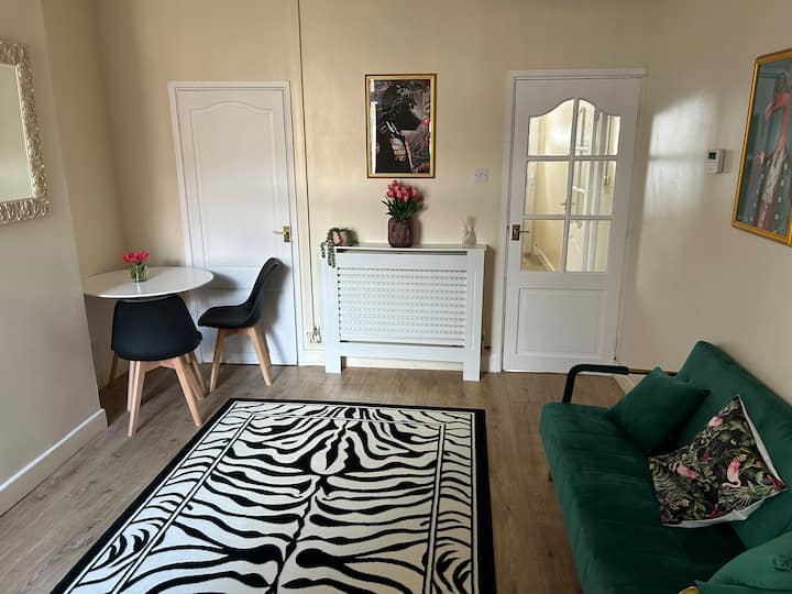 2 Bedroom House Walkable To City Centre. - コヴェントリー