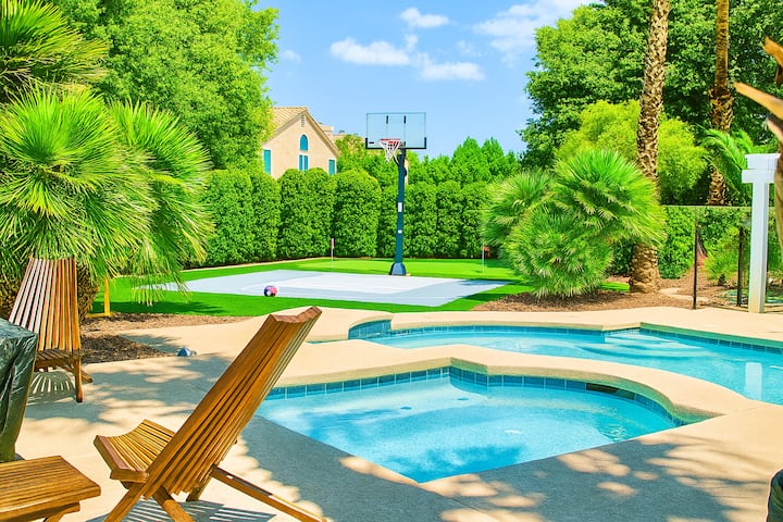 Insta-worthy Oasis, Strip View, Bball, Heated Pool - Las Vegas Aquariums, Las Vegas