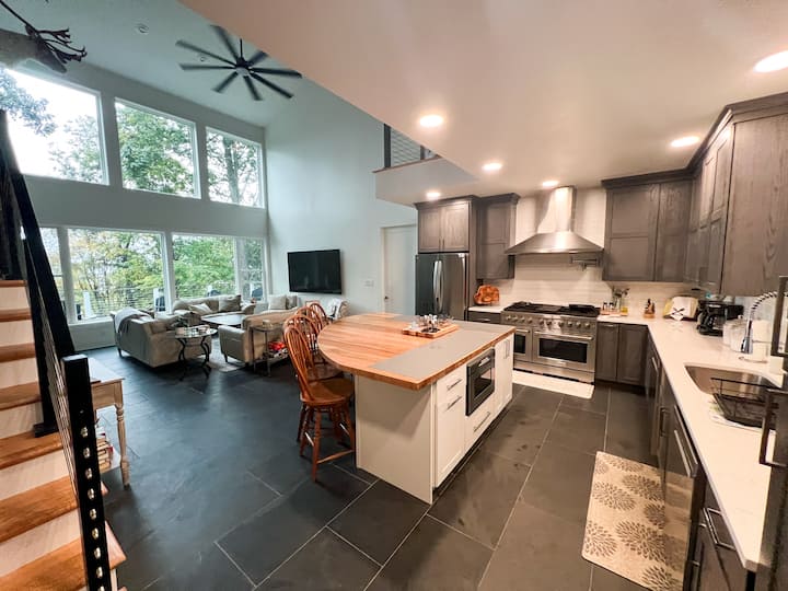 Respite Mountain House - Lake Raystown Resort, Entriken