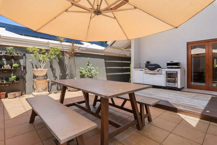 Balinese Inspired Tranquility In Palm Cove (Q) - Palm Cove