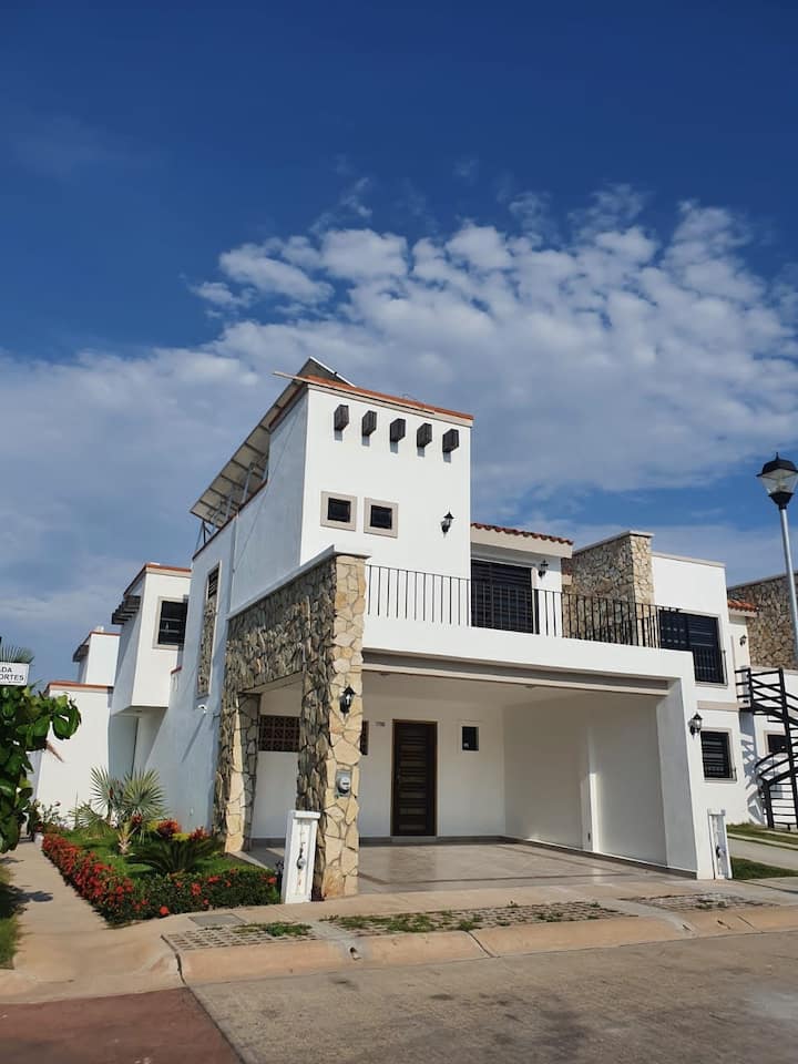 Hermosa Casa Familiar - Mazatlan