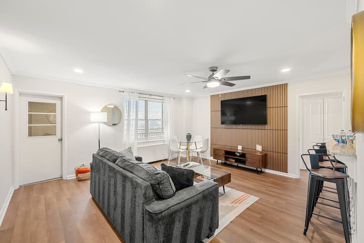 High-rise Studio | Walk To Atlanta Attractions - Atlanta, GA