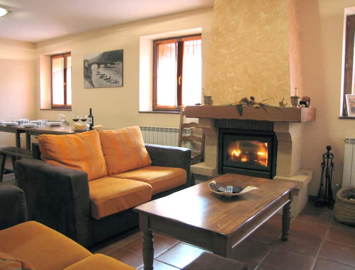 Casa Rural En Burgui, Pirineo Navarro - Ansó