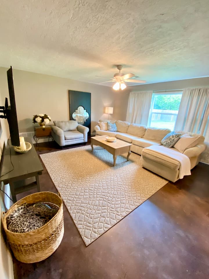 Reveille Cottage: Walking Distance To Kyle Stadium - Bryan, TX