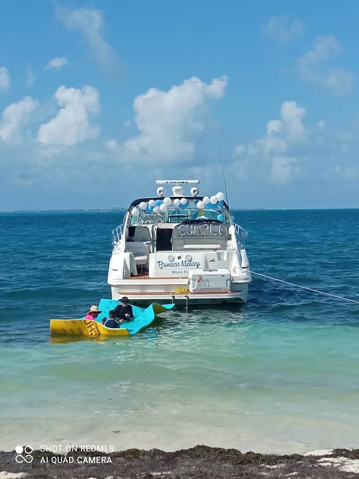 Yates  Cancún - Cancún