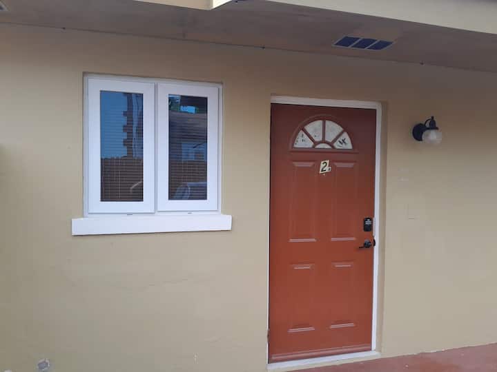 Unit 2a. Spacious, Comfortable - Nassau