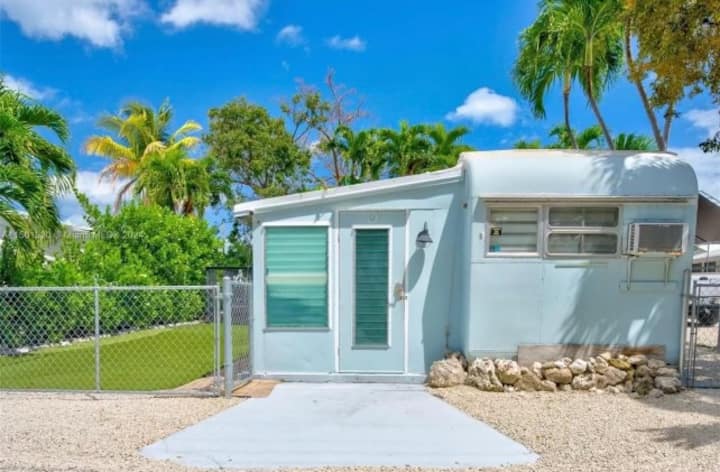 Charming Beach Access Camper In Key Largo - Key Largo, FL