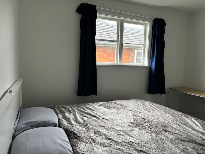 Double Bedroom In Johnsonville - Wellington