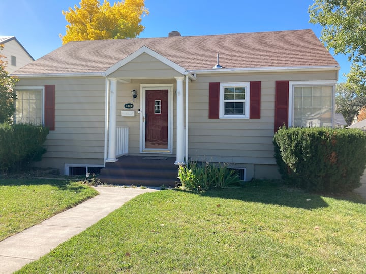 Cottage Charmer 4bdrm 2q, 2f & Futon; 2 Full Bath; - Pocatello, ID