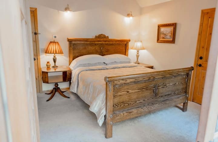 Root-stone Lodge: Sirius - Idyllwild-Pine Cove, CA