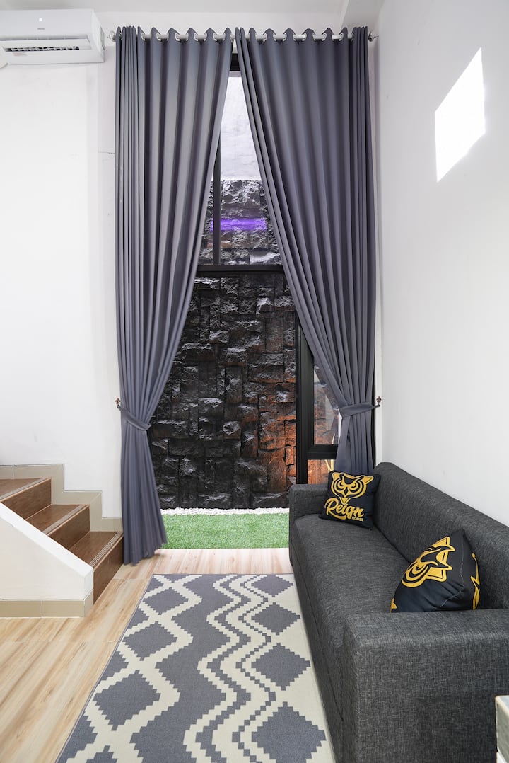 Mezzanine Luxury Smart Room - Renon - Sanur