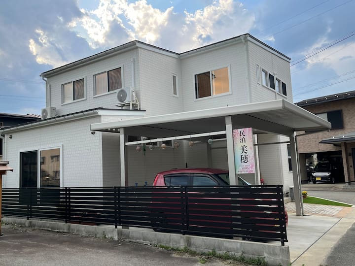 一軒貸家。高山站車6分古町10分合掌鄉車60分飛騨の里15分新穂高車60分。 - Takayama