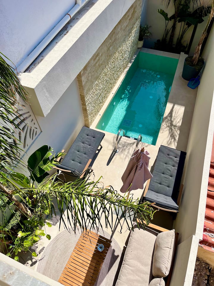 Triékmo_ydor Backyard With Private Pool - Rodosz