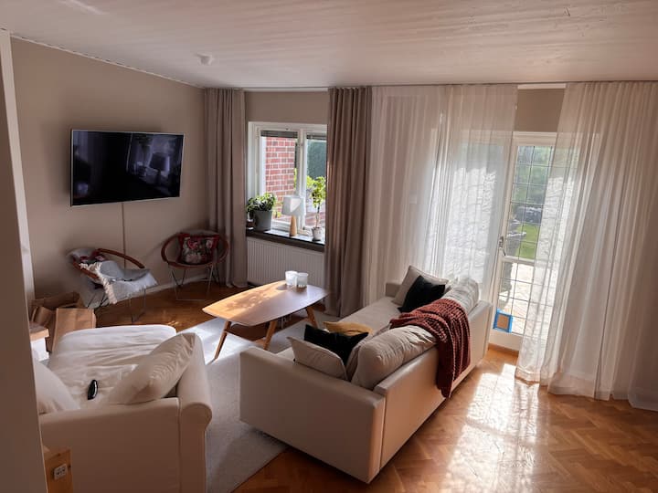 Radhus Med 3 Sovrum I Fyra Etage - Borås