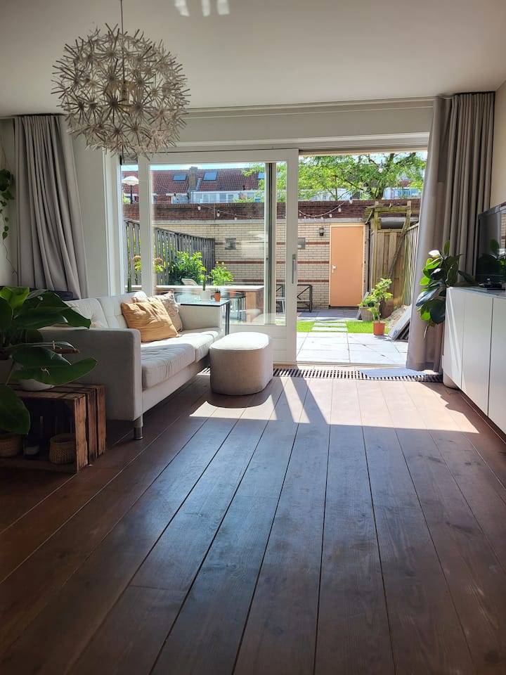 Cozy House With Sunny Garden - Utrecht