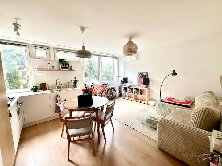 Freshly Renovated 2 Room Flat - Warschau