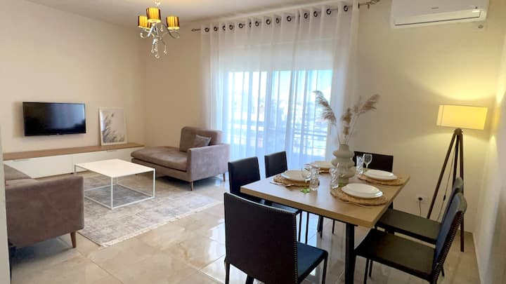 Art Vacation Apartment For 7 _ Durrës City Center - Durrës