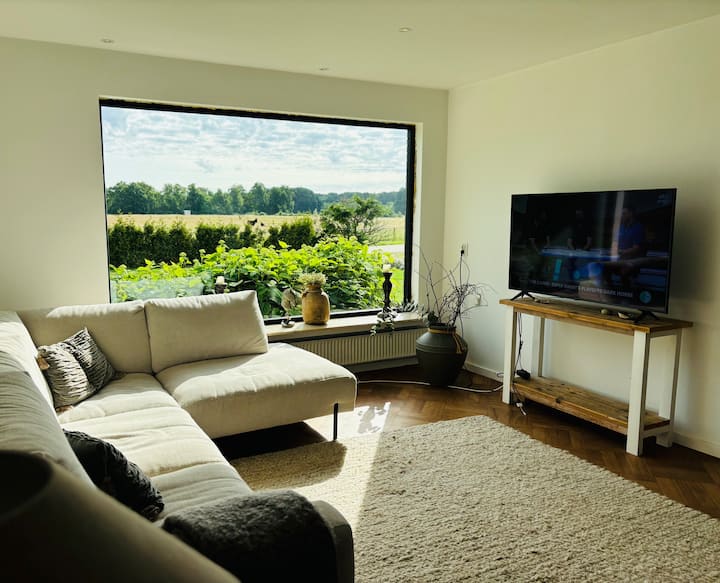 Bungalow With Big Garden - Venlo