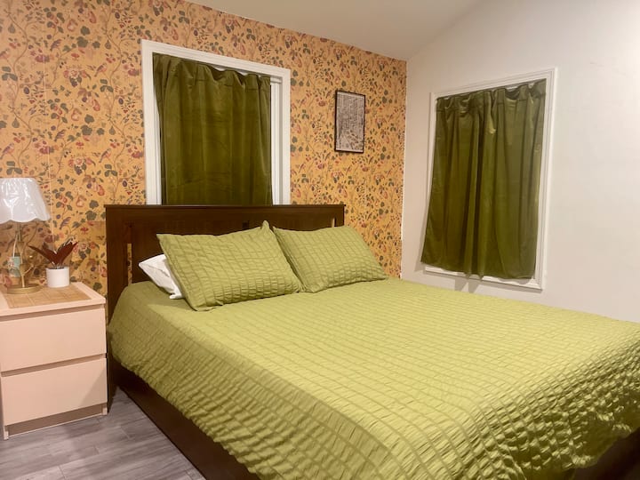 The Goldfinch Bungalow, #4 - Burbank, CA