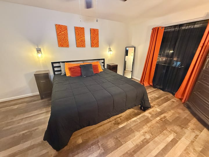 Charming Uptown/galleria Area Condo - Bellaire, TX