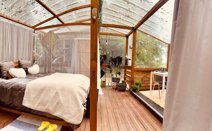 Coup De Foudre Au Bord De L’eau - Maintenon