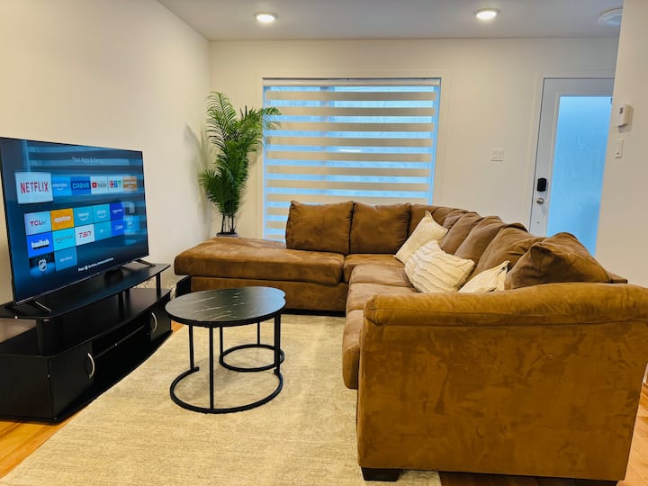 Charming Home In Longueuil - Varennes
