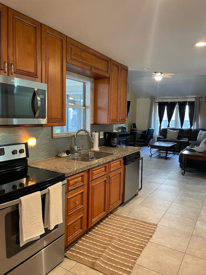 Cozy Escape W/fire Pit & Gazebo! - Palm Coast, FL