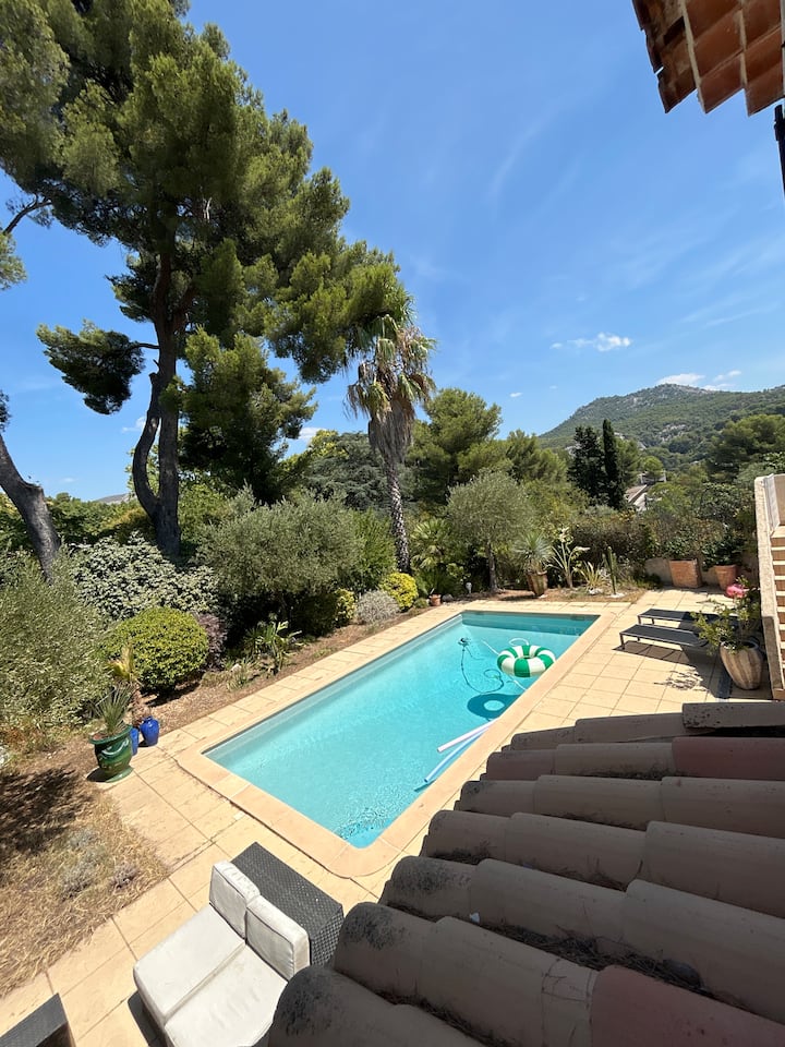 Belle Maison Avec Piscine, Jardin, Vue, Au Calme - Marseille