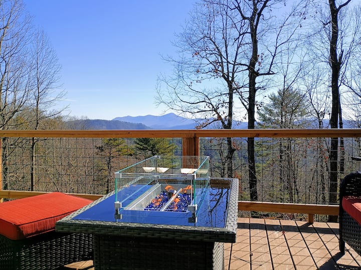 Angels Nest Mountain View! Sauna, Hottub, Retreat! - Saluda, NC