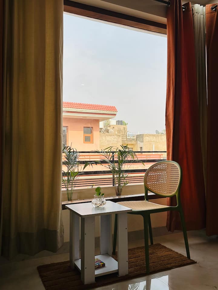 Homely Private Ensuite - Comfort, Care & Breakfast - Sahibzada Ajit Singh Nagar