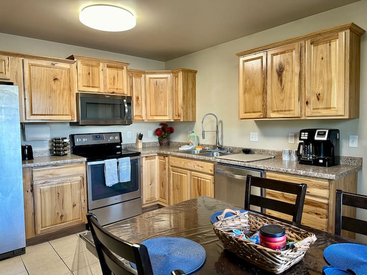 Snowy Birch Vacation Rentals - フェアバンクス, AK