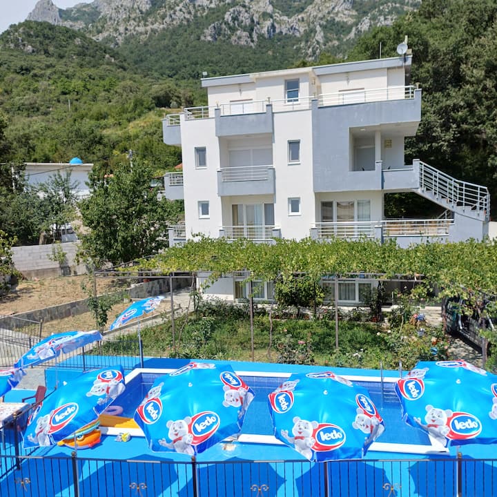 Peace In The Mountain - Monténégro