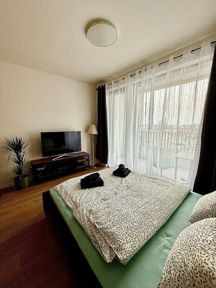 Elegant Apt With Balcony, Garage  Near Eurovea - Bratislava