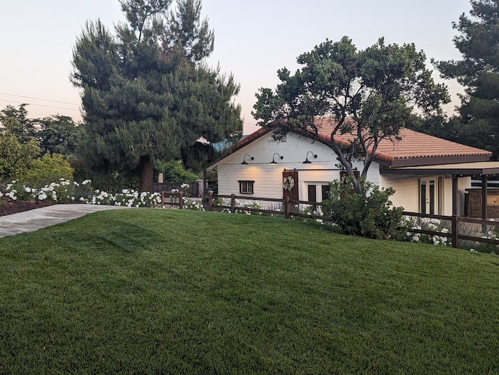 Cottage Ranch Retreat Oak Glen & 123 Lavender Farm - Banning, CA