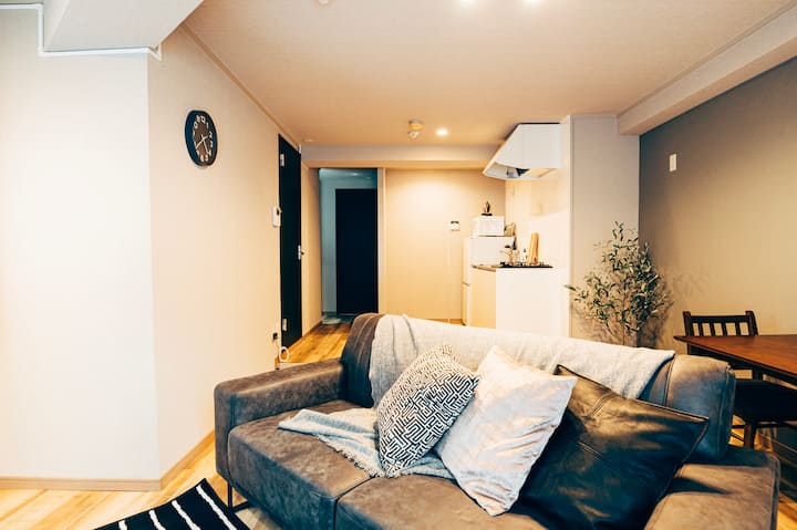 名古屋駅電車4分｜本陣駅徒歩1分｜202号｜広い寝室最大8名宿泊 - Nagoya