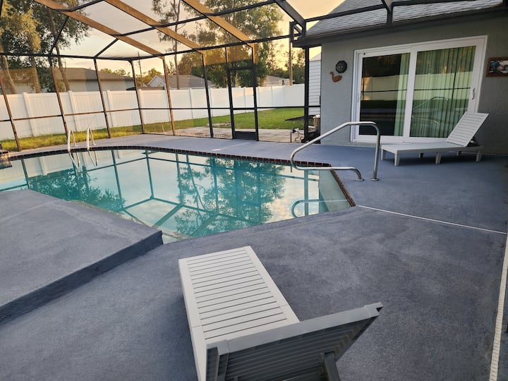 Cozy 2-bedroom Oasis With Pool (Not Heated) - Spring Hill