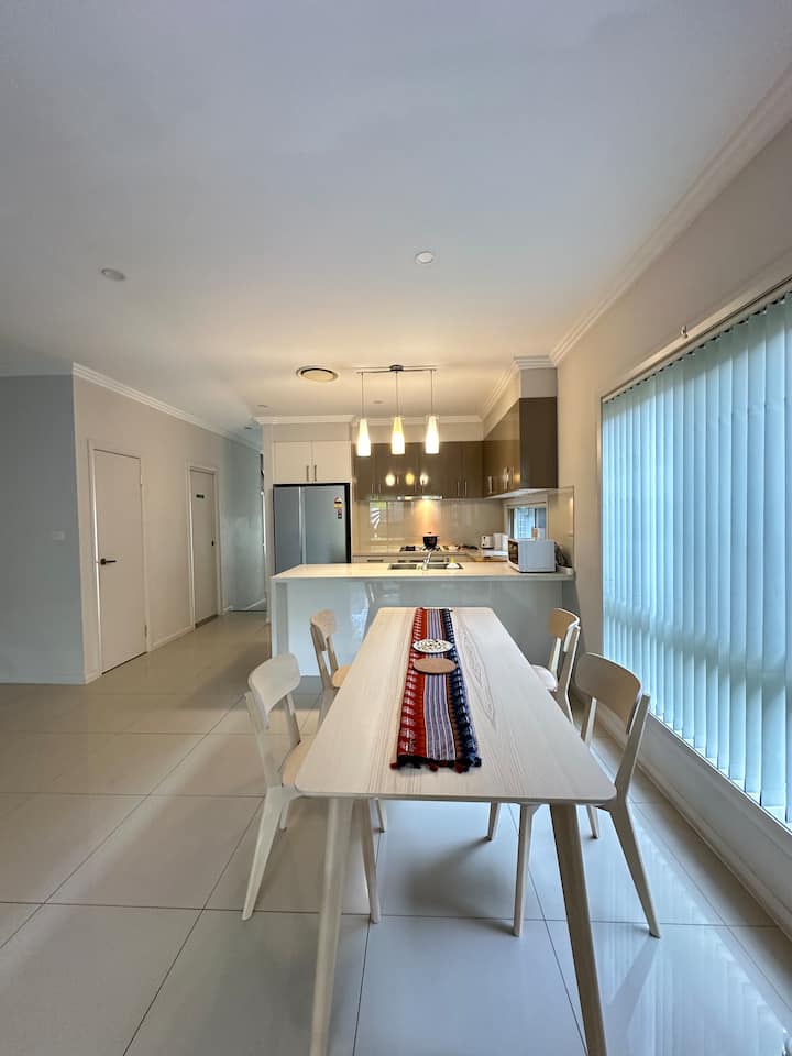Near Eastwood And Macquarie Room No.2 - Parramatta