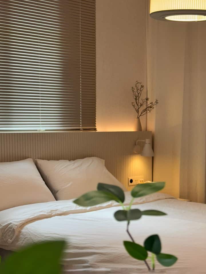 #검증된후기#지하철2분#단체여행#파티#호텔베드#단독세대#무료주차#청결#안전#불법촬영안심숙소 - 장흥면