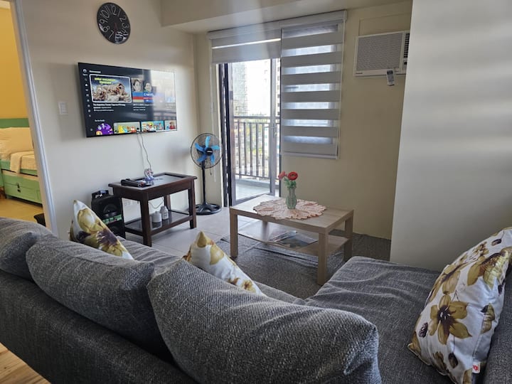 Cozy & Spacious 1br W/ Balcony@serin East Tagaytay - Tagaytay